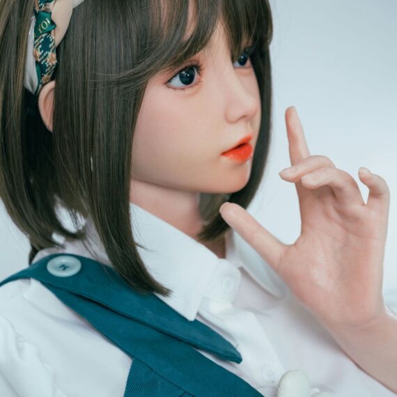 Mika 带硅胶头的日本性玩偶 💋 Nakedoll